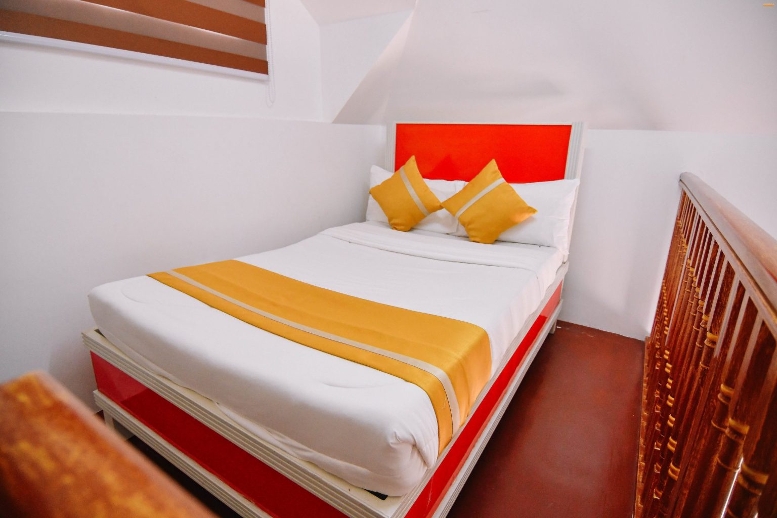 Villa Excellance: Best Wave Pool & Beach Resort in Tanza, Cavite