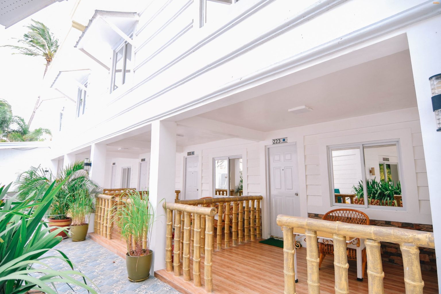 Villa Excellance: Best Wave Pool & Beach Resort in Tanza, Cavite